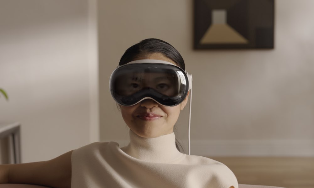 Apple unveils new $3,499 augmented reality headset that blends "real ...